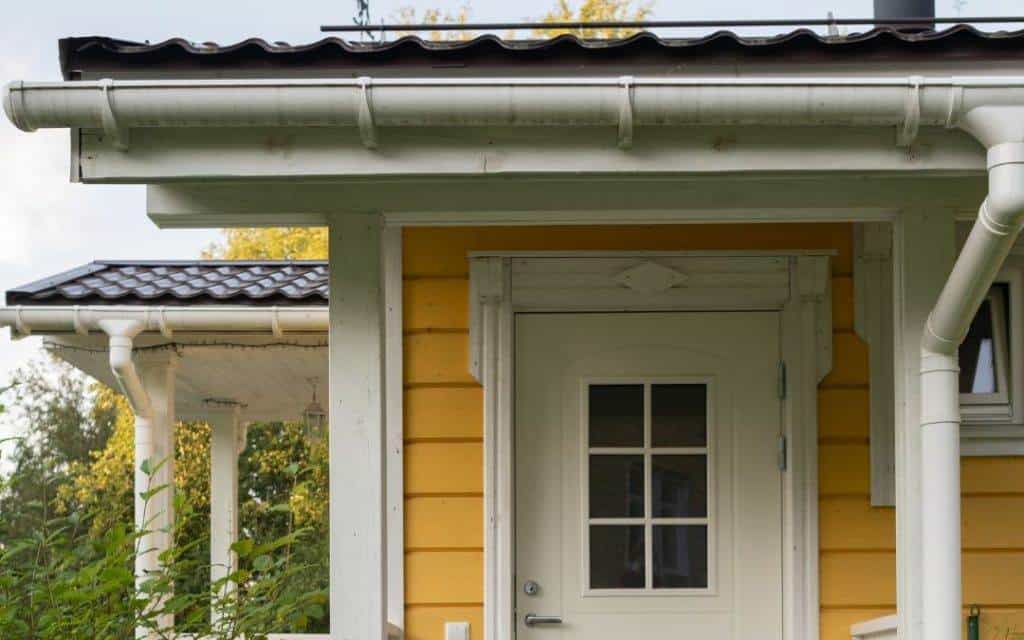 How The Different Components Of Eavestroughs All Work Together - Top ...